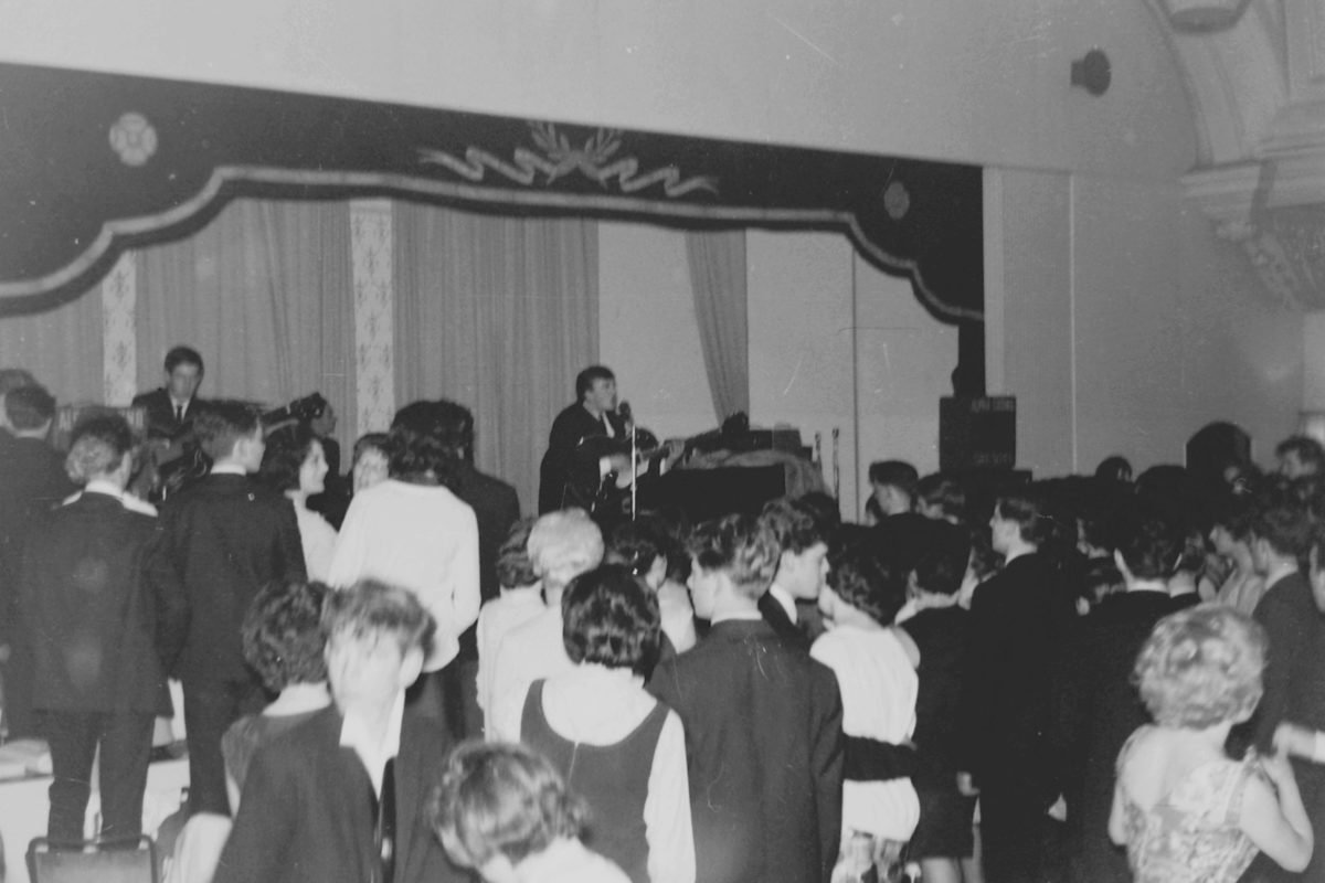 John, Paul and George Find the Fourth Beatle: Ringo debuts with The ...